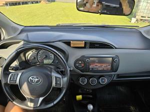 Sarkans Toyota Yaris 2017 Kauņa, ar dzinēja tilpumu 1.33 L un nobraukumu 56 tūkst. km par 9500 €, foto 9 vietnē AUTOMOTO.COM.LV