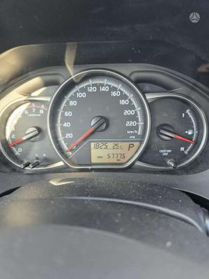 Sarkans Toyota Yaris 2017 Kauņa, ar dzinēja tilpumu 1.33 L un nobraukumu 56 tūkst. km par 9500 €, foto 10 vietnē AUTOMOTO.COM.LV