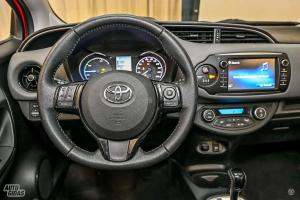 Red Toyota Yaris 2017 in Vilnius, with an engine capacity of 1.50 L and mileage of 29 thousand km for 13500 €, photo 13 on AUTOMOTO.COM.LV