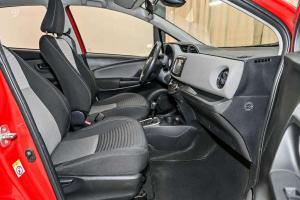 Sarkans Toyota Yaris 2017 Viļņa, ar dzinēja tilpumu 1.50 L un nobraukumu 29 tūkst. km par 13500 €, foto 9 vietnē AUTOMOTO.COM.LV