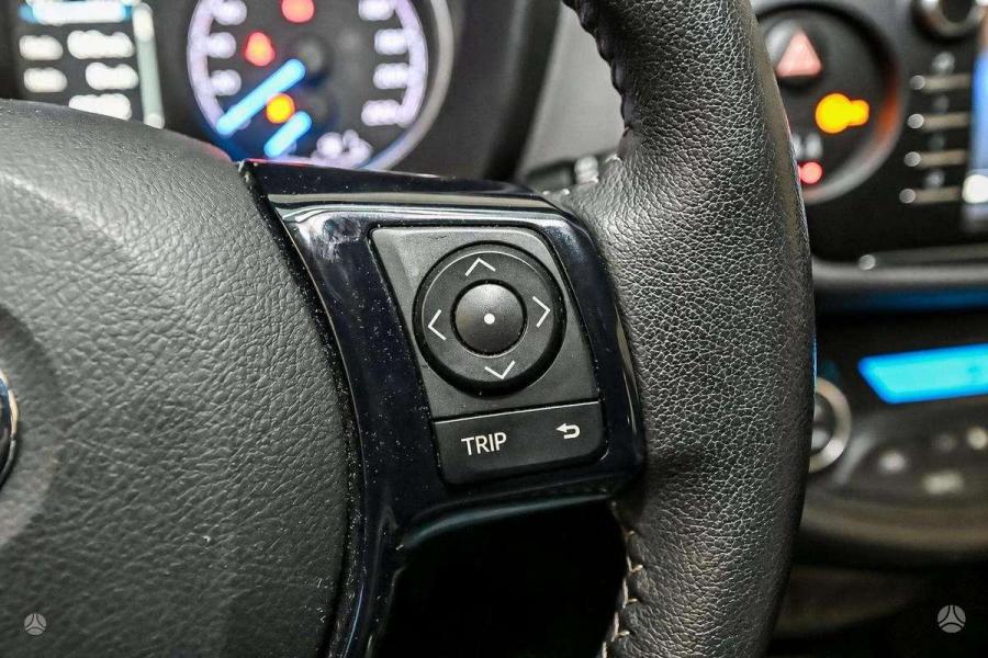 Sarkans Toyota Yaris 2017 Viļņa, ar dzinēja tilpumu 1.50 L un nobraukumu 29 tūkst. km par 13500 €, foto 15 vietnē AUTOMOTO.COM.LV