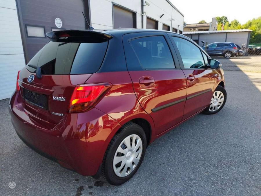 Sarkans Toyota Yaris 2017 Utena, ar dzinēja tilpumu 1.50 L un nobraukumu 162 tūkst. km par 9200 €, foto 7 vietnē AUTOMOTO.COM.LV