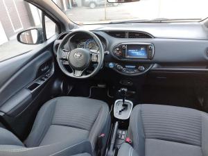 Sarkans Toyota Yaris 2017 Utena, ar dzinēja tilpumu 1.50 L un nobraukumu 162 tūkst. km par 9200 €, foto 10 vietnē AUTOMOTO.COM.LV