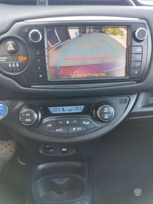 Sarkans Toyota Yaris 2017 Utena, ar dzinēja tilpumu 1.50 L un nobraukumu 162 tūkst. km par 9200 €, foto 13 vietnē AUTOMOTO.COM.LV