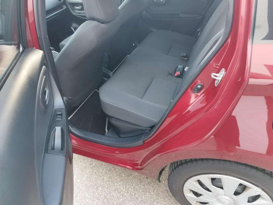 Sarkans Toyota Yaris 2017 Utena, ar dzinēja tilpumu 1.50 L un nobraukumu 162 tūkst. km par 9200 €, foto 15 vietnē AUTOMOTO.COM.LV