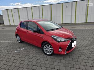 Red Toyota Yaris 2017 in Ukmerge, with an engine capacity of 1.50 L and mileage of 190 thousand km for 8950 €, photo 9 on AUTOMOTO.COM.LV