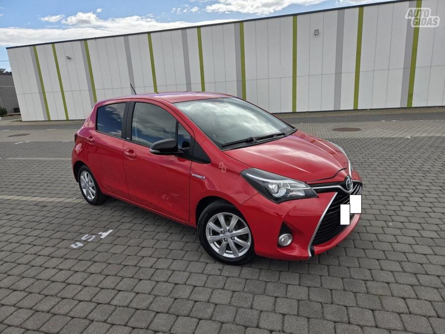Red Toyota Yaris 2017 in Ukmerge, with an engine capacity of 1.50 L and mileage of 190 thousand km for 8950 €, photo 9 on AUTOMOTO.COM.LV