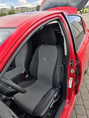 Red Toyota Yaris 2017 in Ukmerge, with an engine capacity of 1.50 L and mileage of 190 thousand km for 8950 €, photo 15 on AUTOMOTO.COM.LV