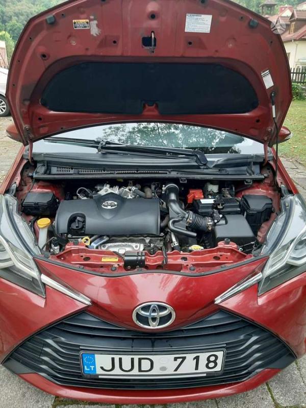 Toyota Yaris 2017 in Vilnius on AUTOMOTO.COM.LV Red Toyota Yaris 2017 in Vilnius, with an engine capacity of 1.50 L and mileage of 133 thousand km for 11500 €, photo 11 on AUTOMOTO.COM.LV