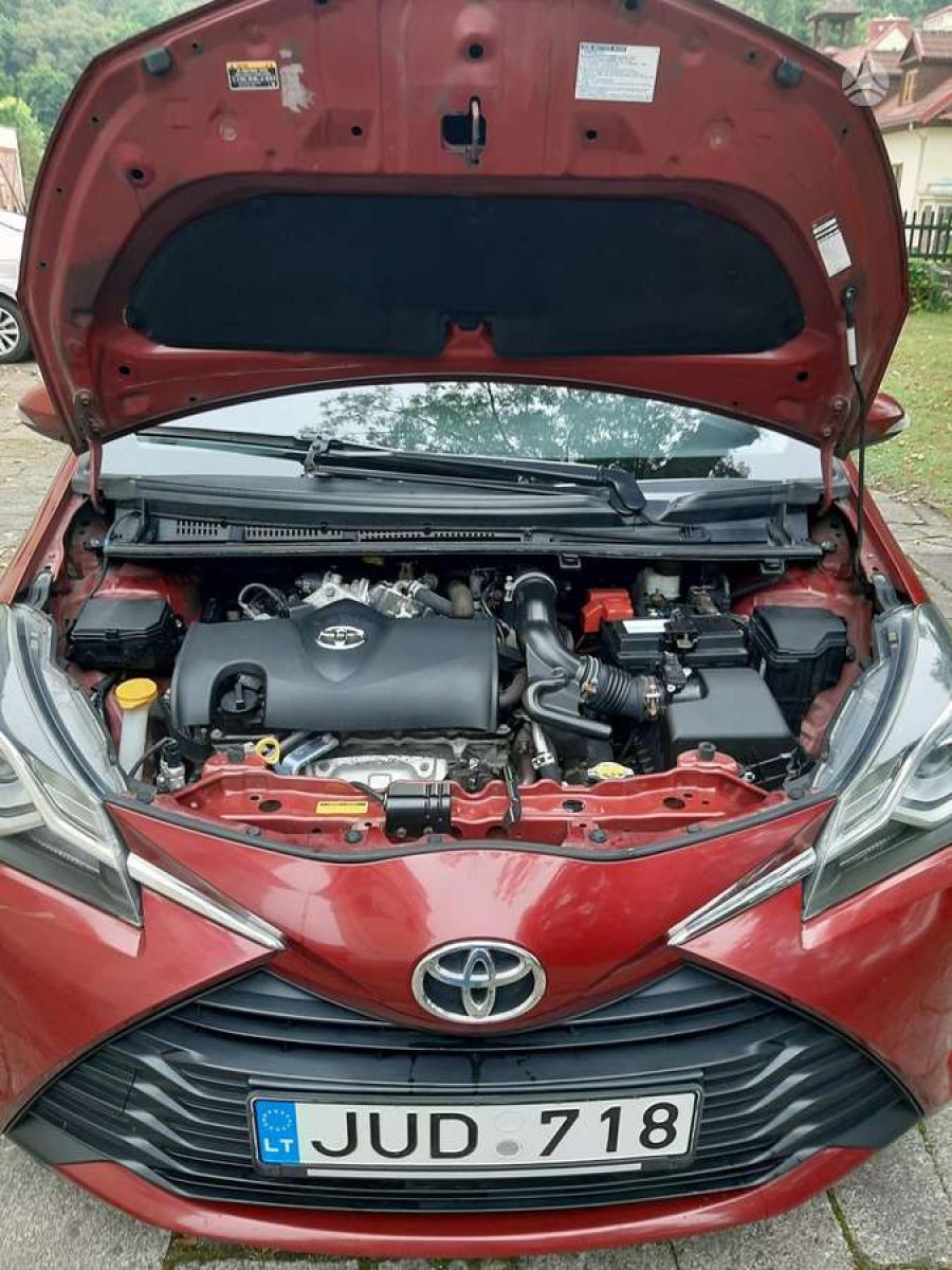 Red Toyota Yaris 2017 in Vilnius, with an engine capacity of 1.50 L and mileage of 133 thousand km for 11500 €, photo 11 on AUTOMOTO.COM.LV