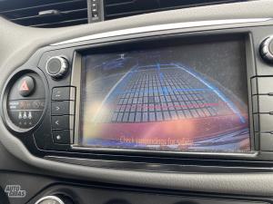 Красный Тойота Ярис 2017 в Вильнюс, объемом двигателя 1.30 л и пробегом 161 тыс. км за 6800 €, фото 12 на AUTOMOTO.COM.LV