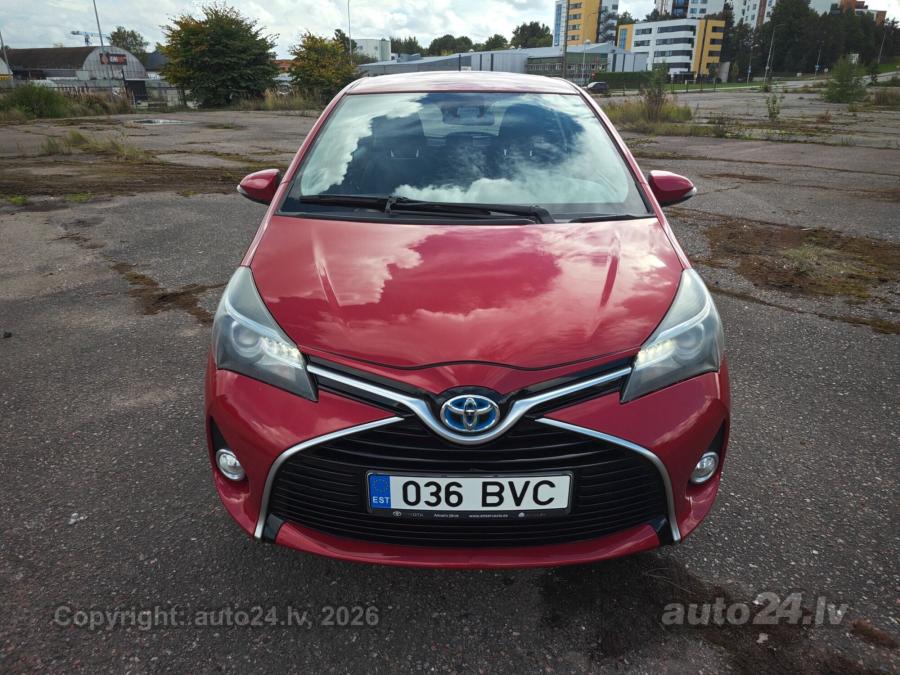 Sarkans Toyota Yaris 2017 Tallina, ar dzinēja tilpumu 1.50 L un nobraukumu 59 tūkst. km par 12500 €, foto 3 vietnē AUTOMOTO.COM.LV