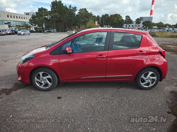 Red Toyota Yaris 2017 in Tallinn, with an engine capacity of 1.50 L and mileage of 59 thousand km for 12500 €, photo 4 on AUTOMOTO.COM.LV