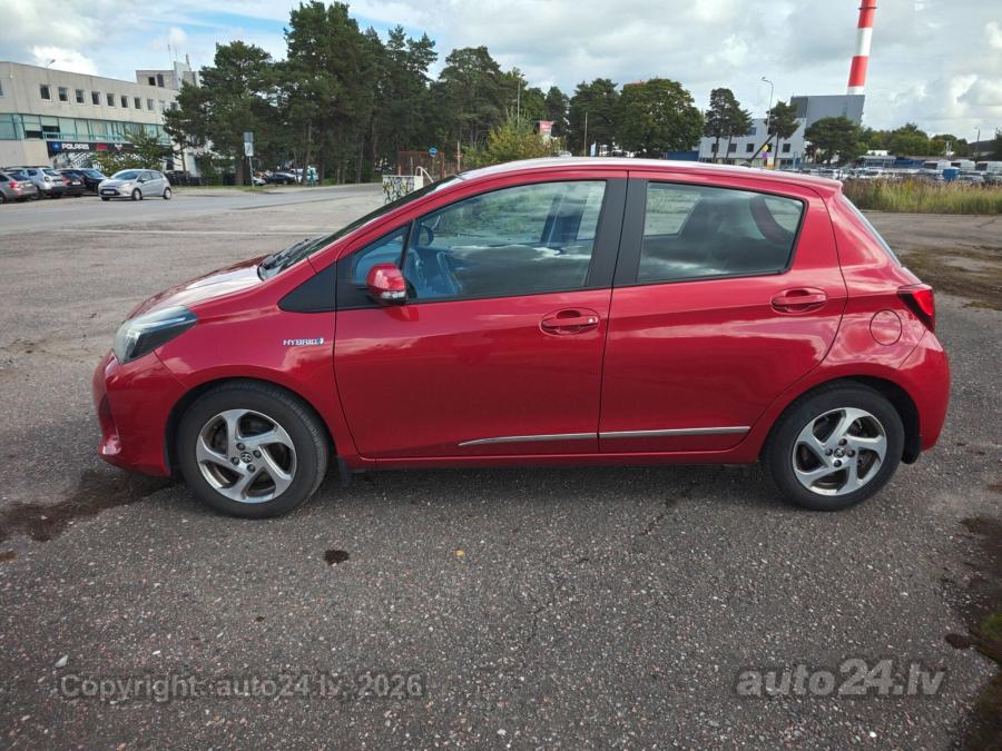 Sarkans Toyota Yaris 2017 Tallina, ar dzinēja tilpumu 1.50 L un nobraukumu 59 tūkst. km par 12500 €, foto 4 vietnē AUTOMOTO.COM.LV