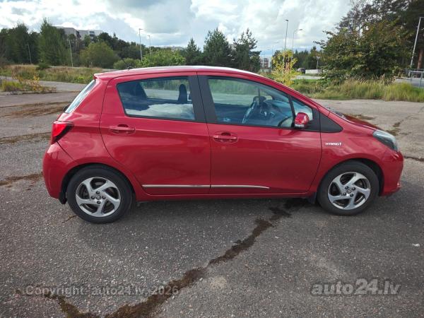 Red Toyota Yaris 2017 in Tallinn, with an engine capacity of 1.50 L and mileage of 59 thousand km for 12500 €, photo 6 on AUTOMOTO.COM.LV