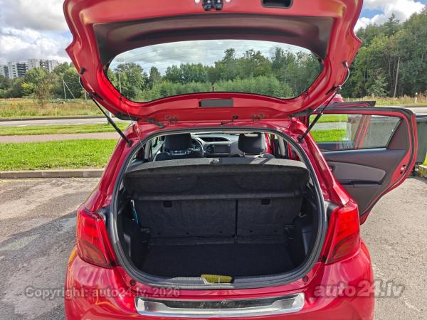 Red Toyota Yaris 2017 in Tallinn, with an engine capacity of 1.50 L and mileage of 59 thousand km for 12500 €, photo 11 on AUTOMOTO.COM.LV