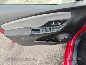 Sarkans Toyota Yaris 2017 Tallina, ar dzinēja tilpumu 1.50 L un nobraukumu 59 tūkst. km par 12500 €, foto 17 vietnē AUTOMOTO.COM.LV