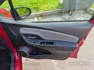 Sarkans Toyota Yaris 2017 Tallina, ar dzinēja tilpumu 1.50 L un nobraukumu 59 tūkst. km par 12500 €, foto 18 vietnē AUTOMOTO.COM.LV