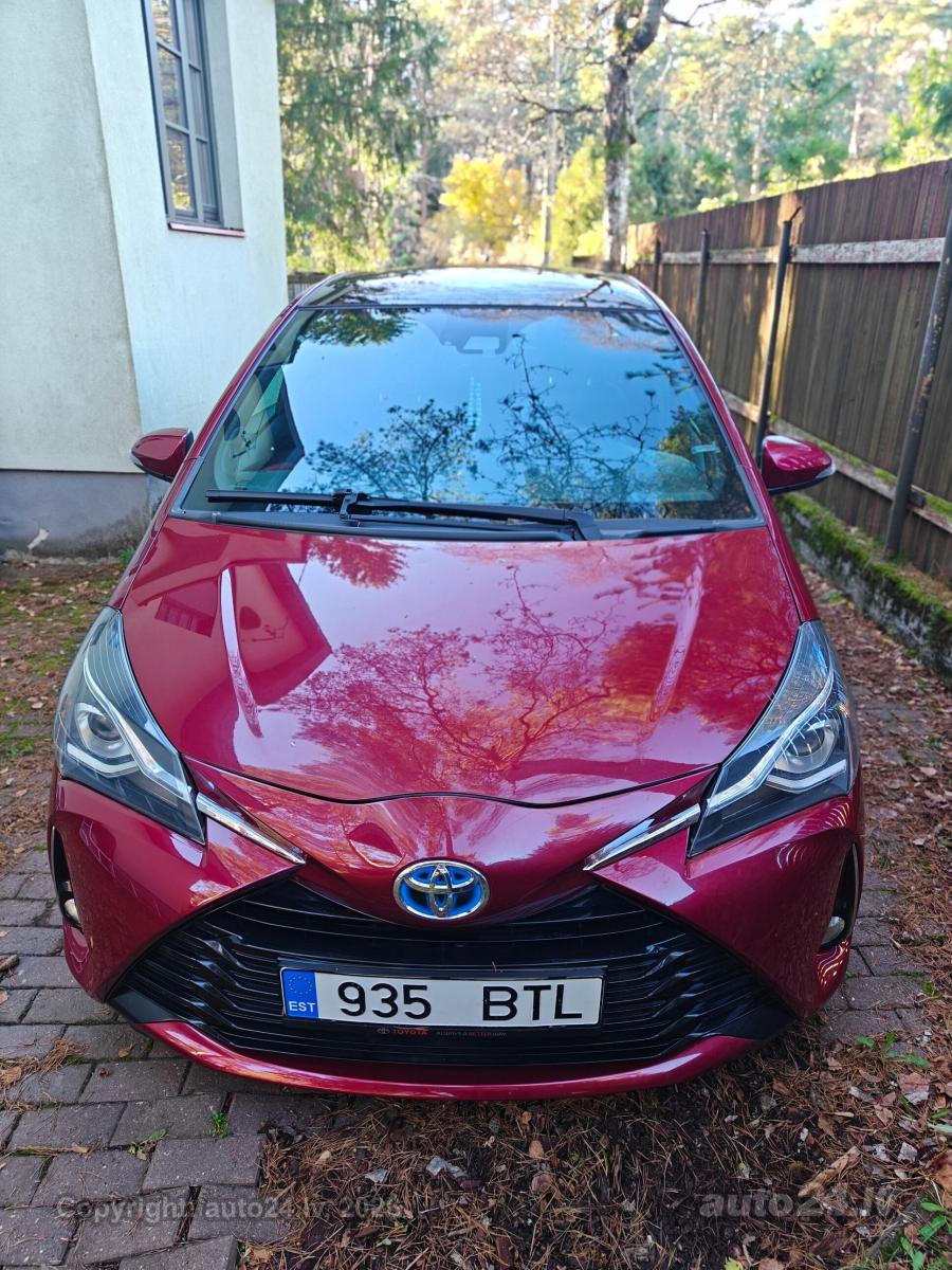 Sarkans Toyota Yaris 2017 Tallina, ar dzinēja tilpumu 1.50 L un nobraukumu 73 tūkst. km par 12999 €, foto 5 vietnē AUTOMOTO.COM.LV