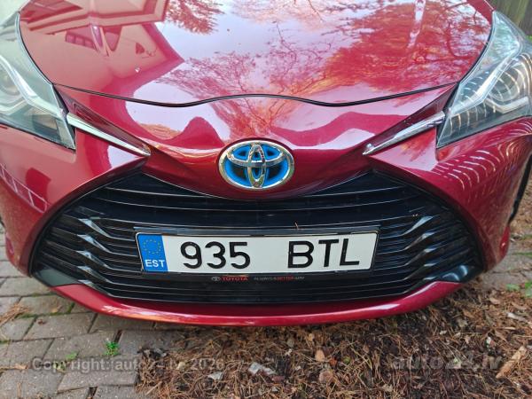 Red Toyota Yaris 2017 in Tallinn, with an engine capacity of 1.50 L and mileage of 73 thousand km for 12999 €, photo 6 on AUTOMOTO.COM.LV