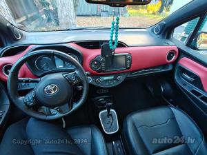 Sarkans Toyota Yaris 2017 Tallina, ar dzinēja tilpumu 1.50 L un nobraukumu 73 tūkst. km par 12999 €, foto 7 vietnē AUTOMOTO.COM.LV