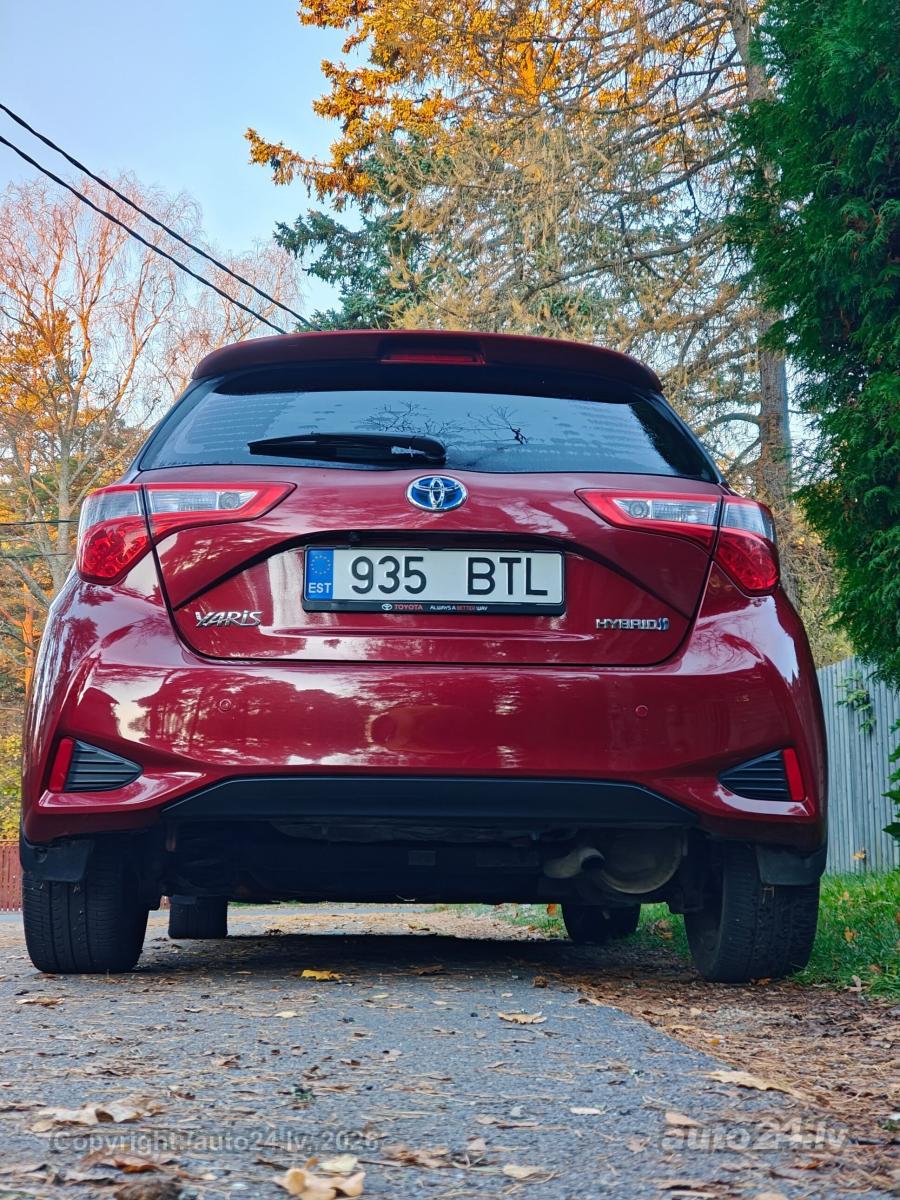 Sarkans Toyota Yaris 2017 Tallina, ar dzinēja tilpumu 1.50 L un nobraukumu 73 tūkst. km par 12999 €, foto 9 vietnē AUTOMOTO.COM.LV