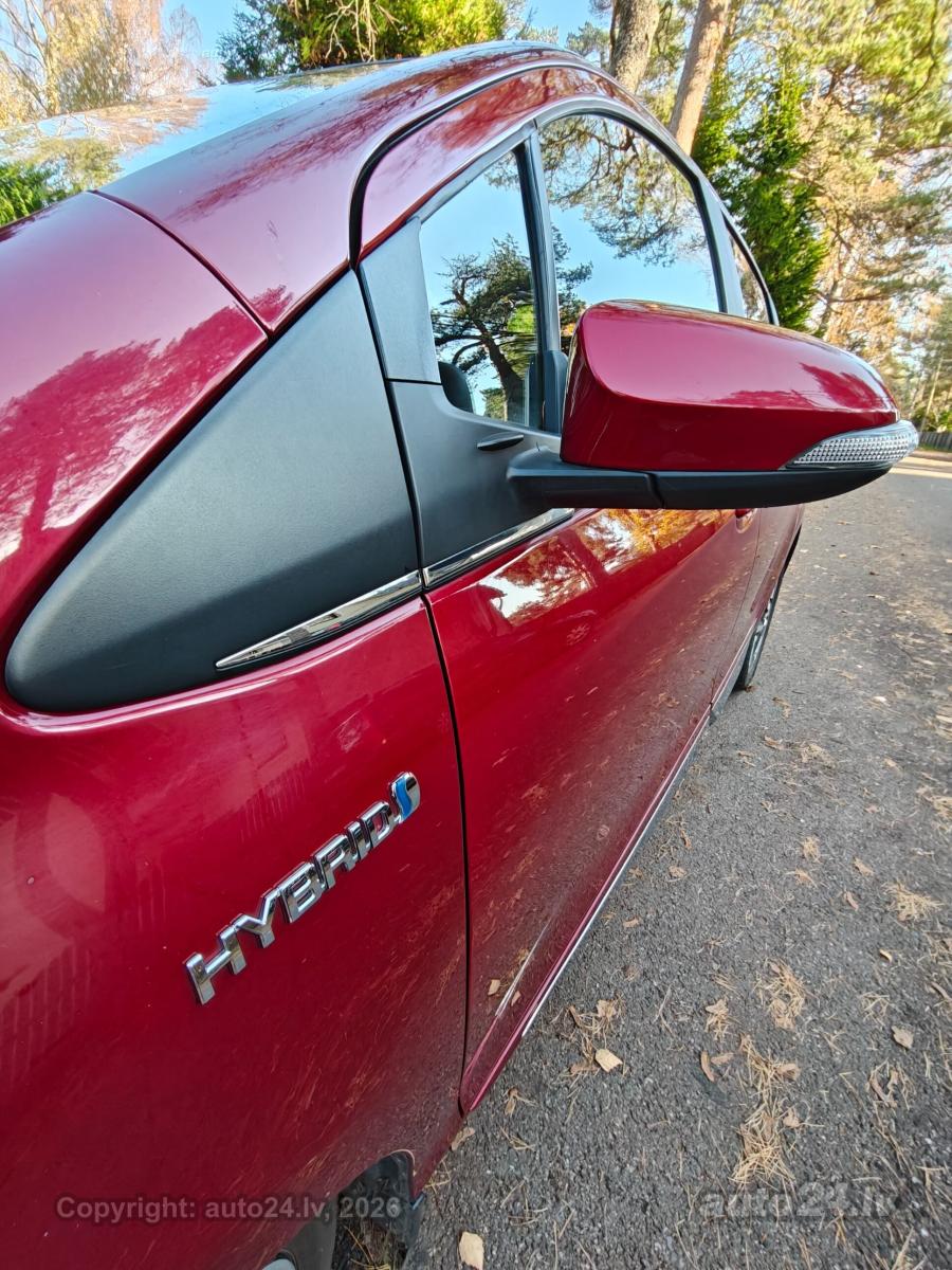 Sarkans Toyota Yaris 2017 Tallina, ar dzinēja tilpumu 1.50 L un nobraukumu 73 tūkst. km par 12999 €, foto 16 vietnē AUTOMOTO.COM.LV