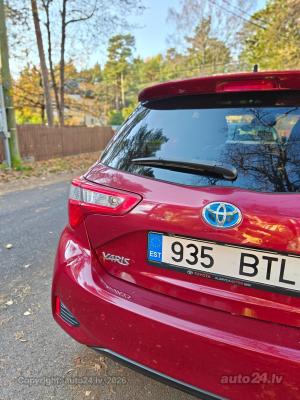 Sarkans Toyota Yaris 2017 Tallina, ar dzinēja tilpumu 1.50 L un nobraukumu 73 tūkst. km par 12999 €, foto 22 vietnē AUTOMOTO.COM.LV