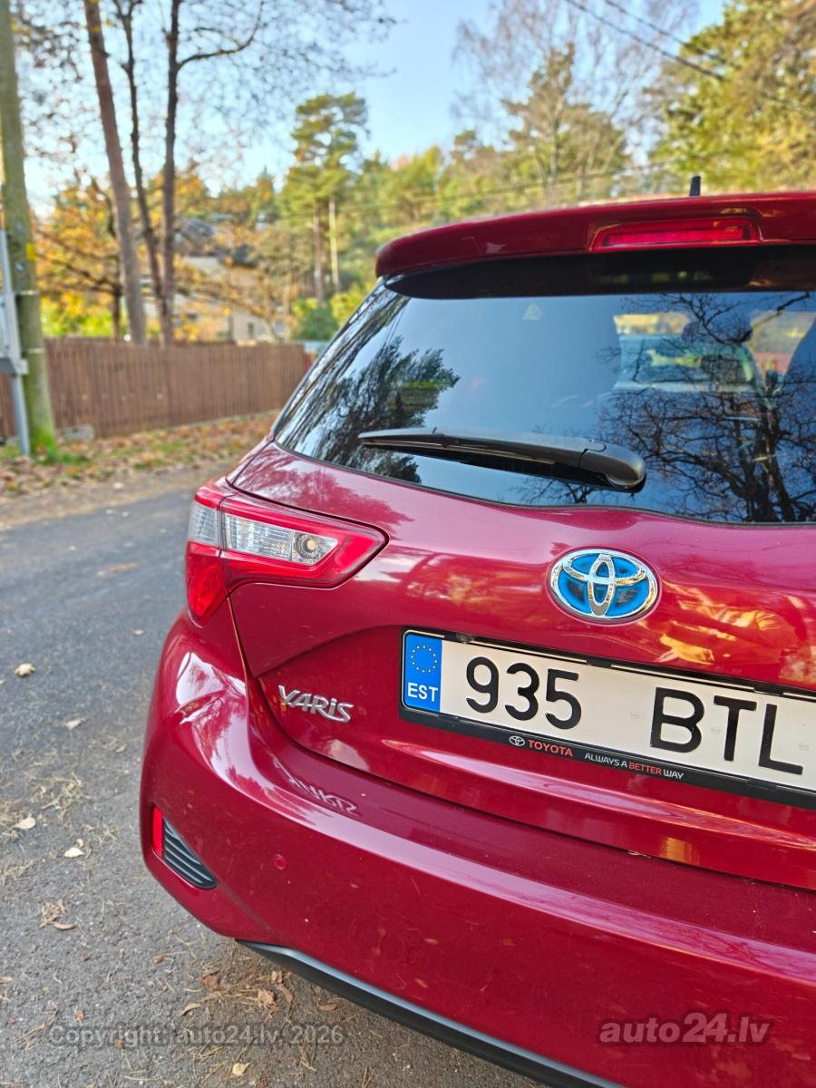 Sarkans Toyota Yaris 2017 Tallina, ar dzinēja tilpumu 1.50 L un nobraukumu 73 tūkst. km par 12999 €, foto 22 vietnē AUTOMOTO.COM.LV