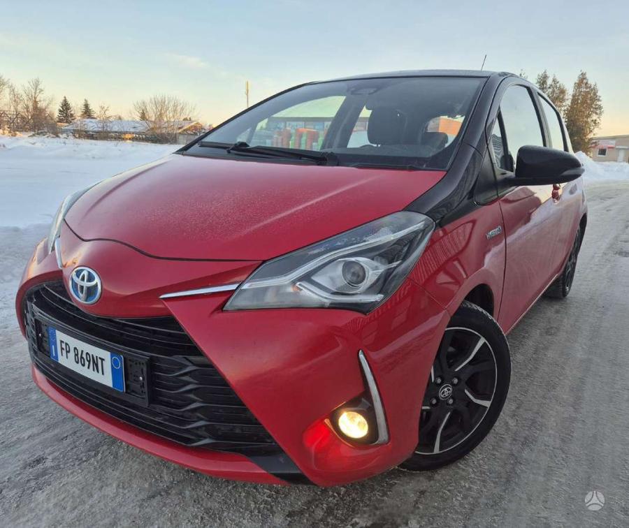 Red Toyota Yaris 2018 in Panevezys, with an engine capacity of 1.50 L and mileage of 166 thousand km for 8499 €, photo 1 on AUTOMOTO.COM.LV