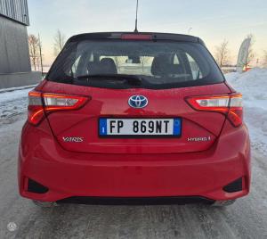 Red Toyota Yaris 2018 in Panevezys, with an engine capacity of 1.50 L and mileage of 166 thousand km for 8499 €, photo 4 on AUTOMOTO.COM.LV