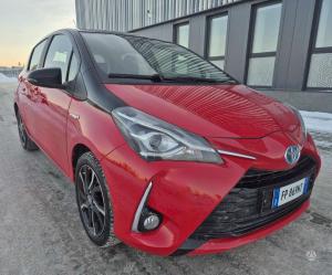 Red Toyota Yaris 2018 in Panevezys, with an engine capacity of 1.50 L and mileage of 166 thousand km for 8499 €, photo 7 on AUTOMOTO.COM.LV