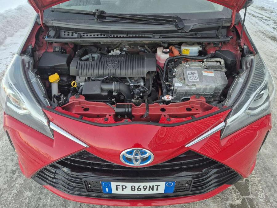 Red Toyota Yaris 2018 in Panevezys, with an engine capacity of 1.50 L and mileage of 166 thousand km for 8499 €, photo 30 on AUTOMOTO.COM.LV
