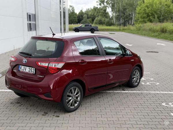 Red Toyota Yaris 2018 in Kaunas, with an engine capacity of 1.50 L and mileage of 63 thousand km for 10900 €, photo 2 on AUTOMOTO.COM.LV