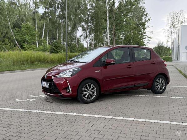 Red Toyota Yaris 2018 in Kaunas, with an engine capacity of 1.50 L and mileage of 63 thousand km for 10900 €, photo 6 on AUTOMOTO.COM.LV