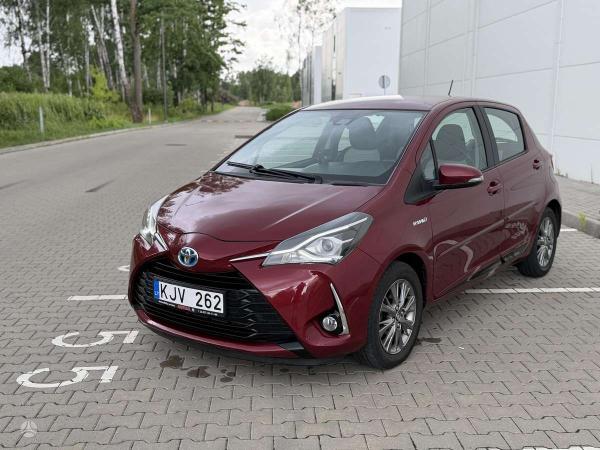 Red Toyota Yaris 2018 in Kaunas, with an engine capacity of 1.50 L and mileage of 63 thousand km for 10900 €, photo 7 on AUTOMOTO.COM.LV