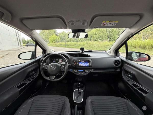 Red Toyota Yaris 2018 in Kaunas, with an engine capacity of 1.50 L and mileage of 63 thousand km for 10900 €, photo 9 on AUTOMOTO.COM.LV