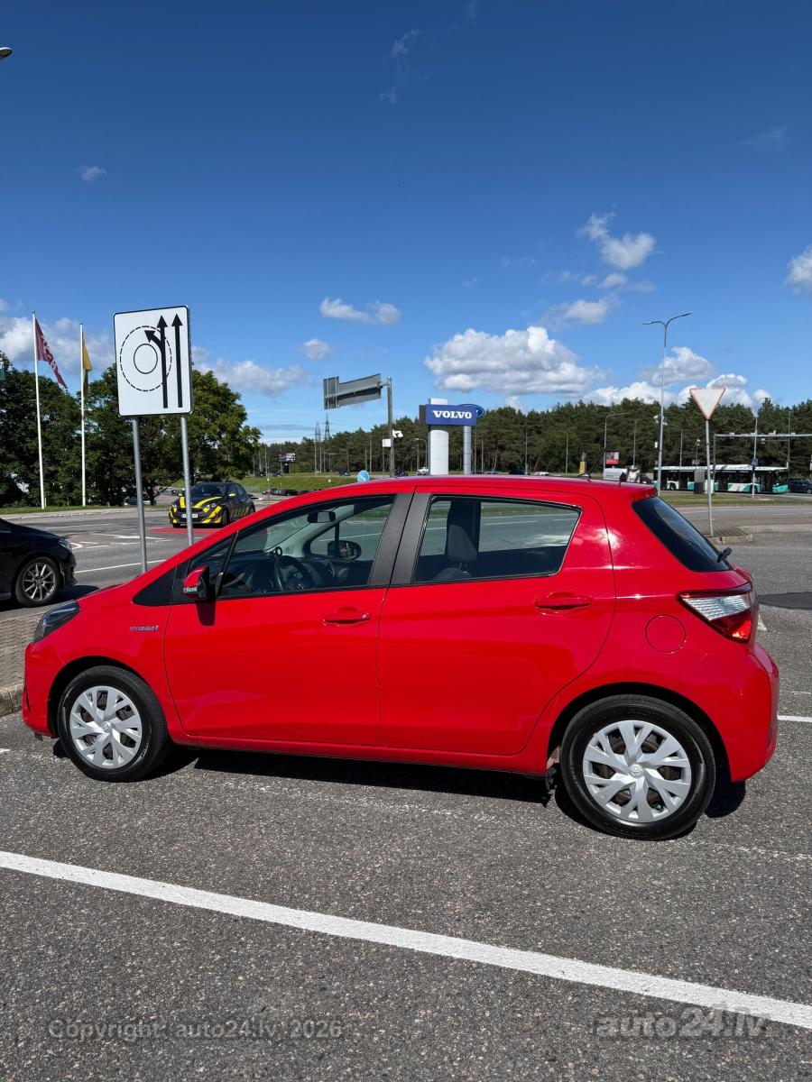 Red Toyota Yaris 2018 in Tallinn, with an engine capacity of 1.50 L and mileage of 78 thousand km for 11500 €, photo 5 on AUTOMOTO.COM.LV