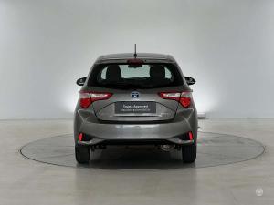 Sarkans Toyota Yaris 2018 Viļņa, ar dzinēja tilpumu 1.50 L un nobraukumu 116 tūkst. km par 11900 €, foto 5 vietnē AUTOMOTO.COM.LV