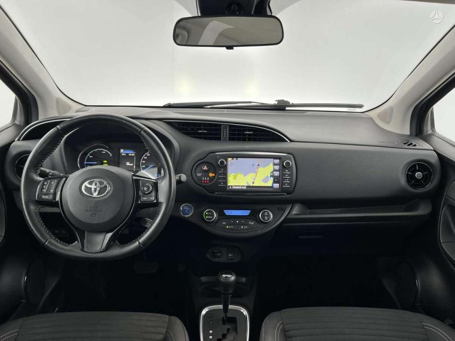 Sarkans Toyota Yaris 2018 Viļņa, ar dzinēja tilpumu 1.50 L un nobraukumu 116 tūkst. km par 11900 €, foto 9 vietnē AUTOMOTO.COM.LV