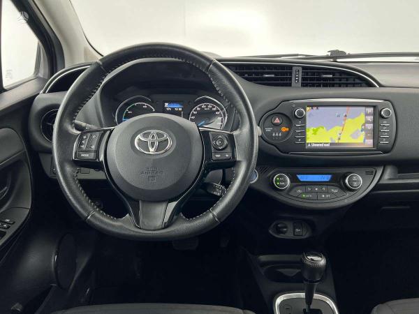 Toyota Yaris 2018 Viļņa vietnē Sarkans Toyota Yaris 2018 Viļņa, ar dzinēja tilpumu 1.50 L un nobraukumu 116 tūkst. km par 11900 €, foto 10 vietnē AUTOMOTO.COM.LV