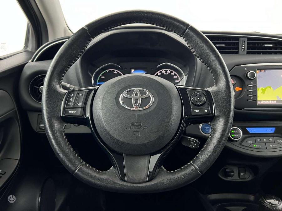 Sarkans Toyota Yaris 2018 Viļņa, ar dzinēja tilpumu 1.50 L un nobraukumu 116 tūkst. km par 11900 €, foto 13 vietnē AUTOMOTO.COM.LV