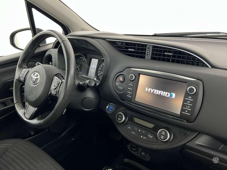 Sarkans Toyota Yaris 2018 Viļņa, ar dzinēja tilpumu 1.50 L un nobraukumu 116 tūkst. km par 11900 €, foto 15 vietnē AUTOMOTO.COM.LV