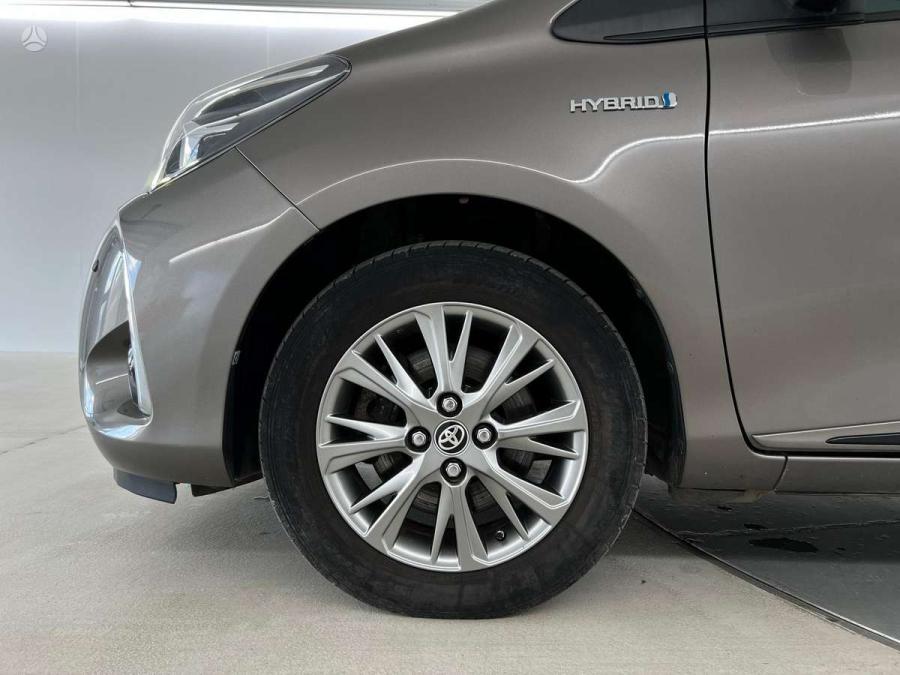 Sarkans Toyota Yaris 2018 Viļņa, ar dzinēja tilpumu 1.50 L un nobraukumu 116 tūkst. km par 11900 €, foto 16 vietnē AUTOMOTO.COM.LV