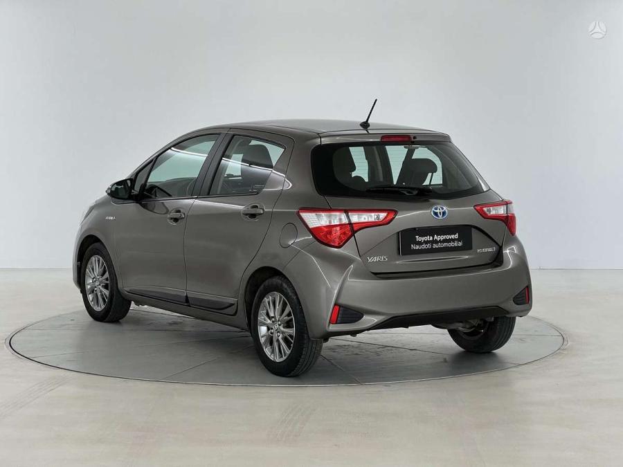 Sarkans Toyota Yaris 2018 Viļņa, ar dzinēja tilpumu 1.50 L un nobraukumu 116 tūkst. km par 11900 €, foto 18 vietnē AUTOMOTO.COM.LV