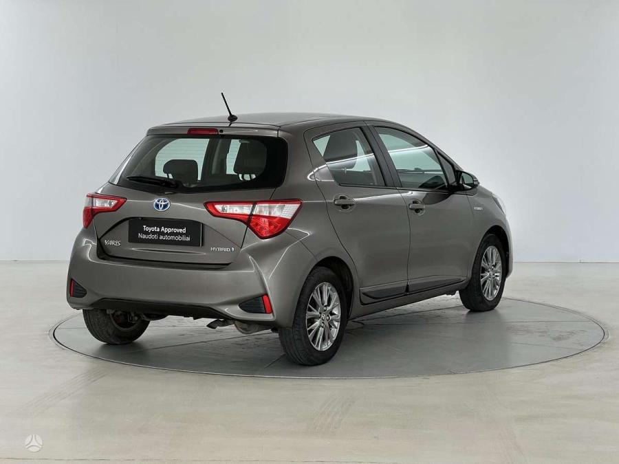 Sarkans Toyota Yaris 2018 Viļņa, ar dzinēja tilpumu 1.50 L un nobraukumu 116 tūkst. km par 11900 €, foto 21 vietnē AUTOMOTO.COM.LV
