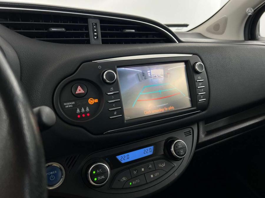 Sarkans Toyota Yaris 2018 Viļņa, ar dzinēja tilpumu 1.50 L un nobraukumu 116 tūkst. km par 11900 €, foto 23 vietnē AUTOMOTO.COM.LV