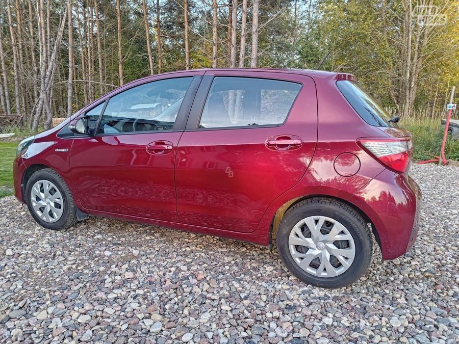 Red Toyota Yaris 2018 in Vilnius, with an engine capacity of 1.50 L and mileage of 80 thousand km for 9500 €, photo 4 on AUTOMOTO.COM.LV