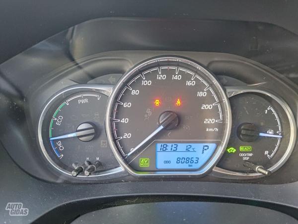 Красный Тойота Ярис 2018 в Вильнюс, объемом двигателя 1.50 л и пробегом 80 тыс. км за 9500 €, фото 6 на AUTOMOTO.COM.LV