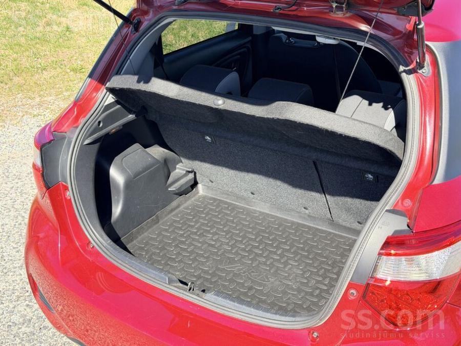Sarkans Toyota Yaris 2019 Rīga, ar dzinēja tilpumu 1.50 L un nobraukumu 49 tūkst. km par 10900 €, foto 7 vietnē AUTOMOTO.COM.LV